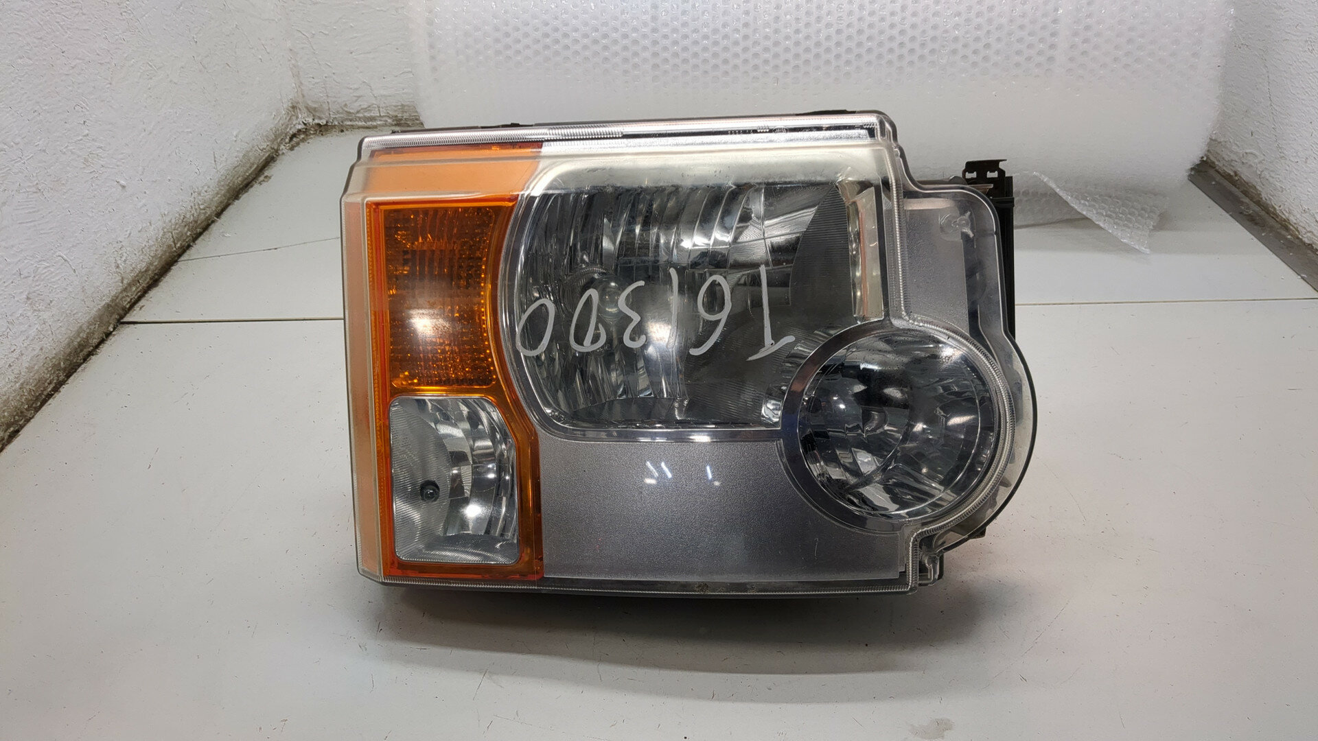 Фара (передняя) правая Land Rover Discovery 3 Б/У