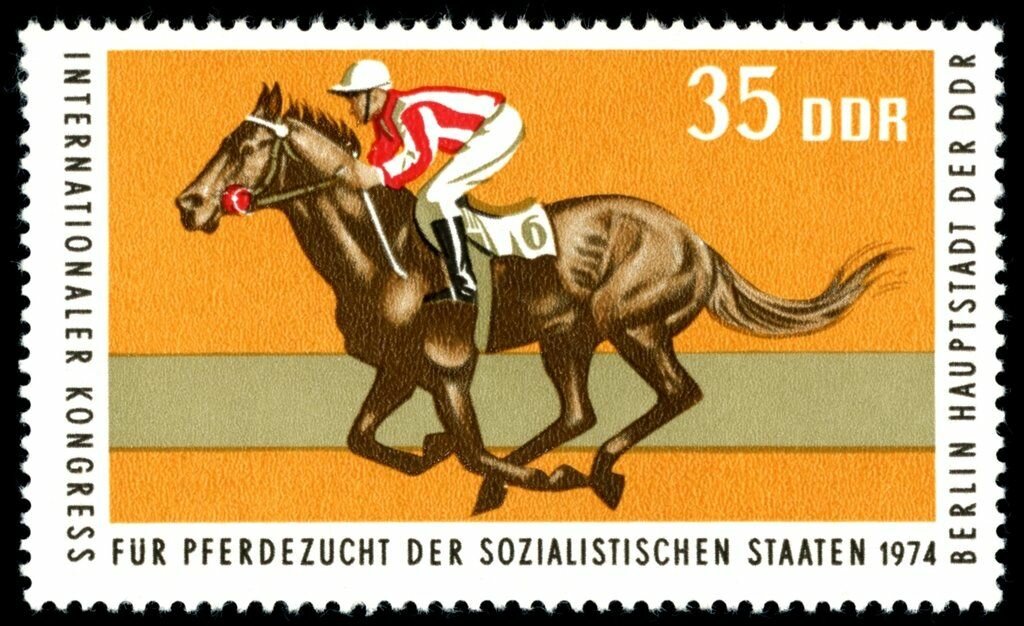 (1974-068) Марка Германия (ГДР) "Жокей" Конный спорт II