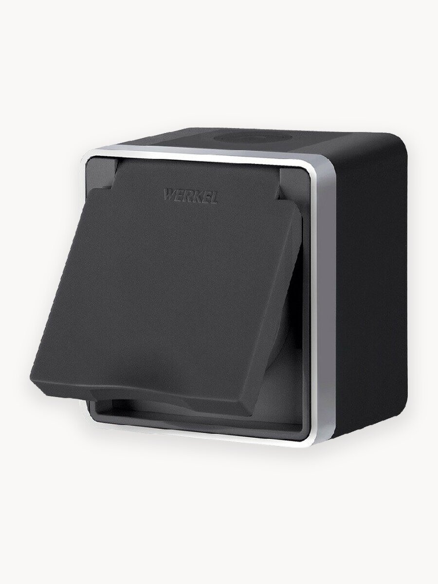 Розетка накладная влагозащищенная с заземлением с защитной крышкой и шторками Werkel Gallant W5071234, черный с серебром