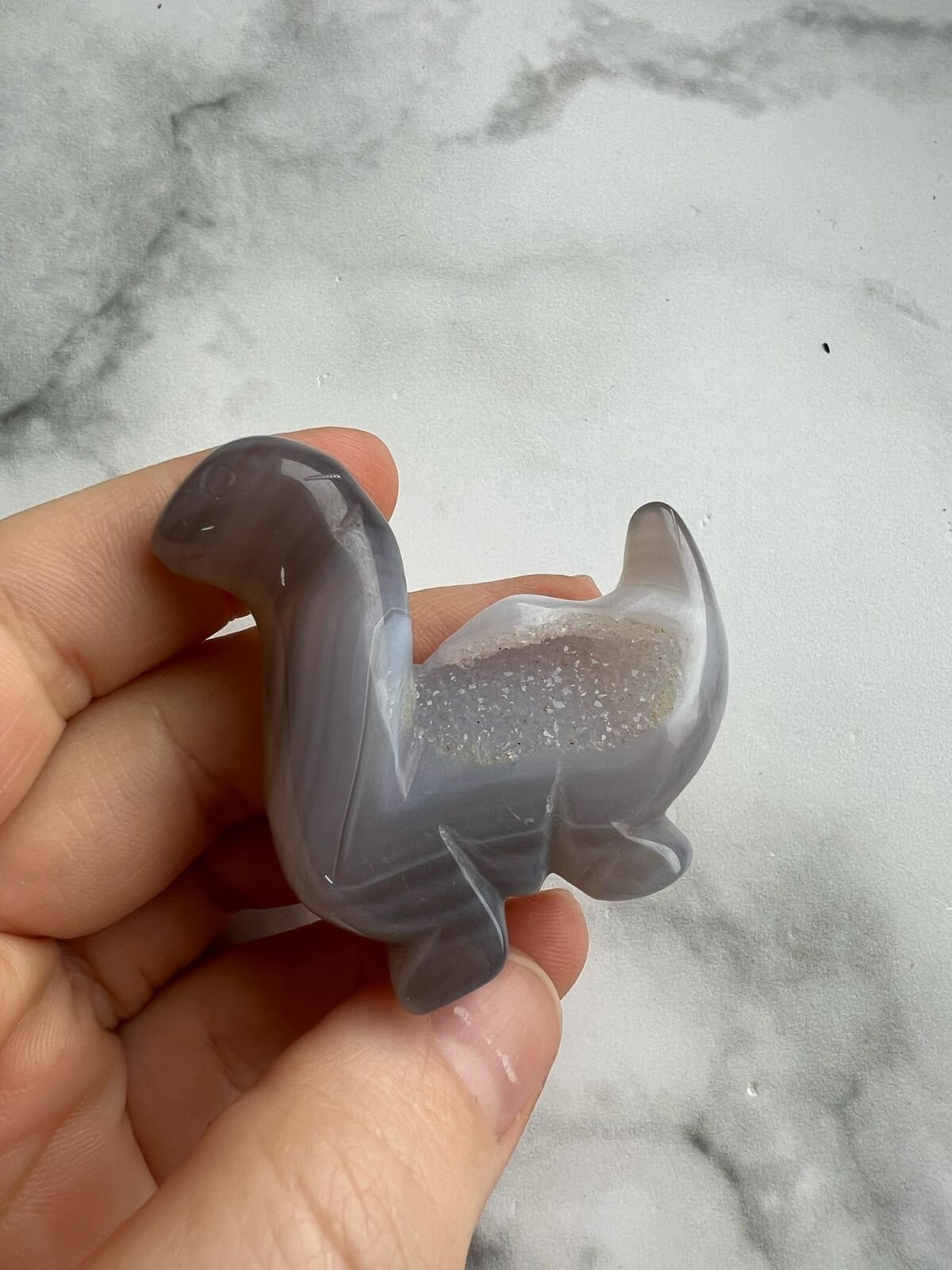 Фигурка Динозавр из натурального камня Агат с жеодой. Размер 49х44х16 мм, 38 гр.