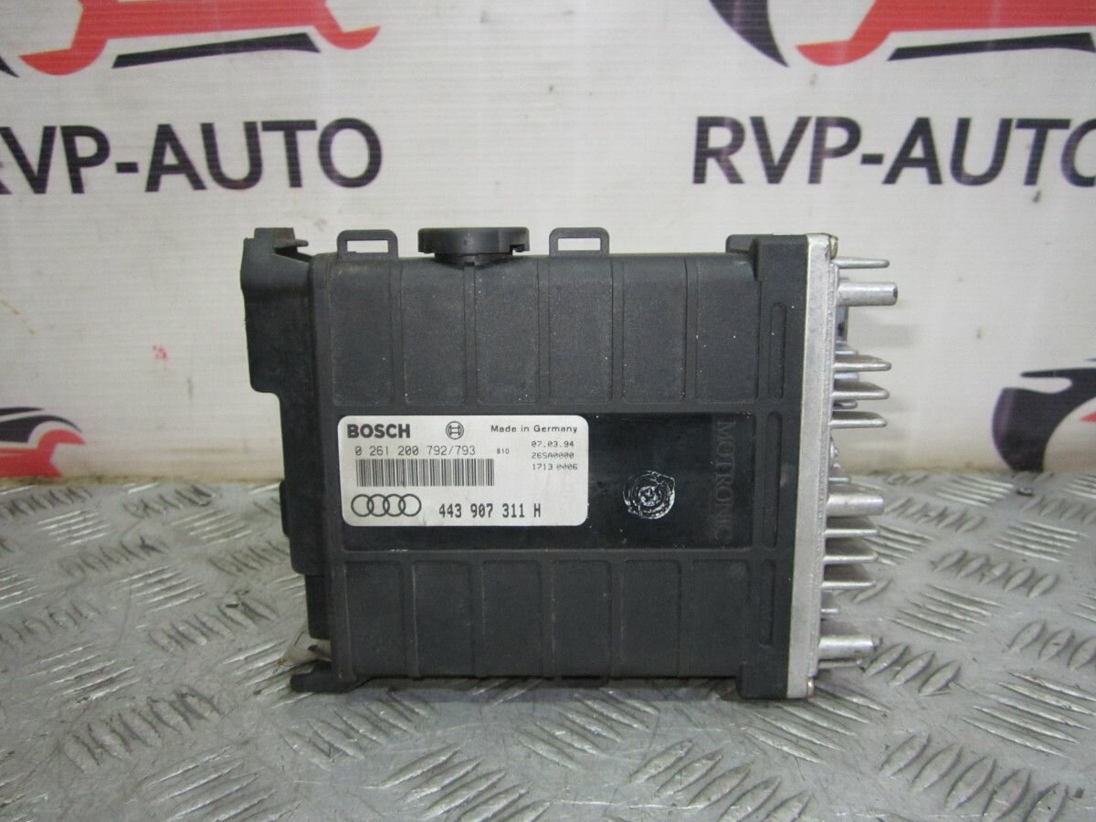 Блок управления двигателем Audi 80 B4 1991-95 2.0 0261200792 443907311H