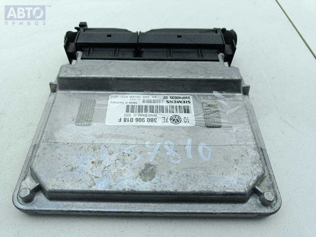Блок управления двигателем (ДВС) Volkswagen Passat B5+ (GP)