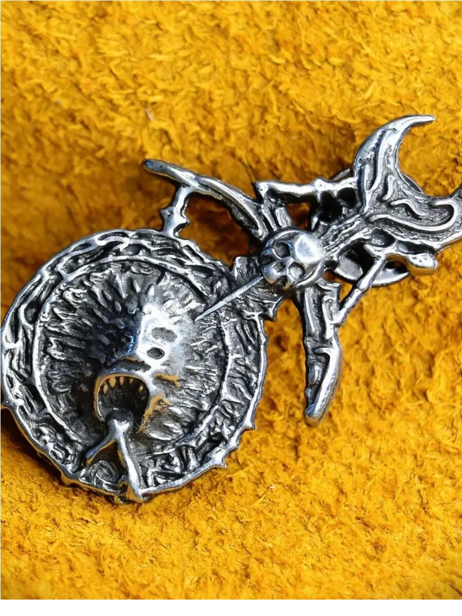Значок Слаанеш древние боги Warhammer