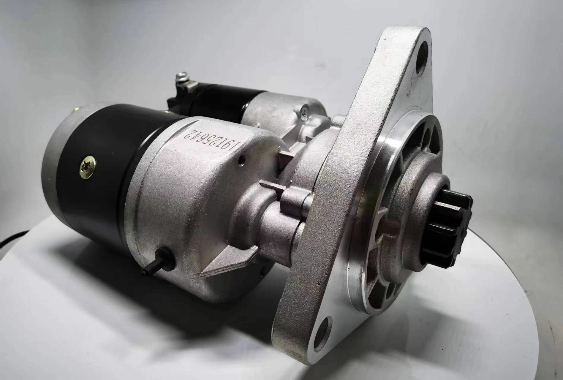 Стартер редукторный 12ВОЛЬТ 2,7 кВт МТЗ, Т25, Т40, Т16 9142780