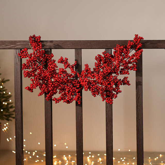 Новогодний сваг с лампочками Berry Christmas 80 см, 60 теплых белых микро LED ламп, на батарейках, таймер, Kaemingk (Кейминг), 687448