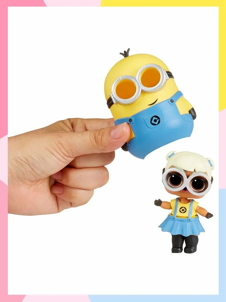 Loves Minions с соответствующим верхним костюмом