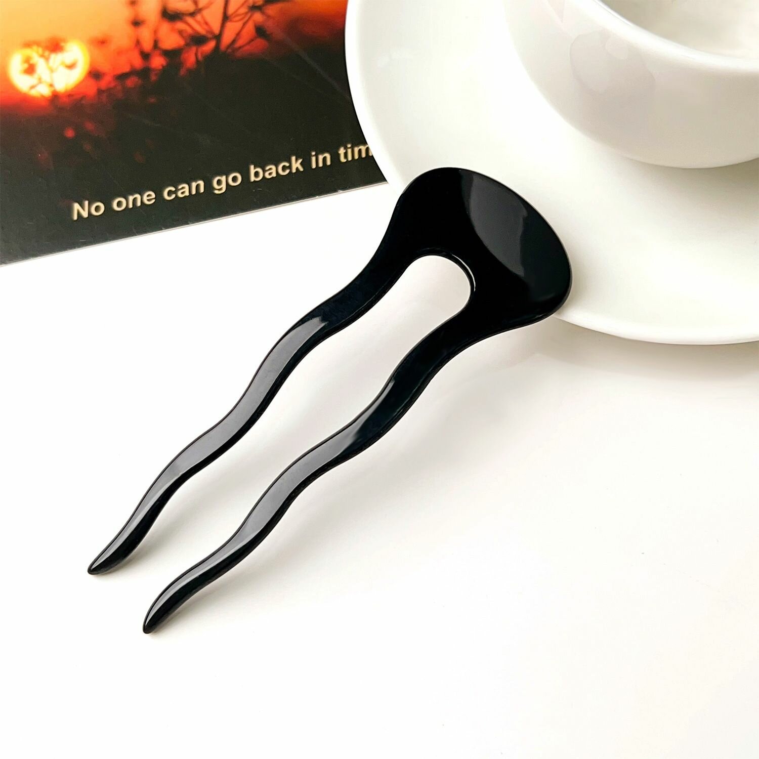 U-образная ацетатная шпилька