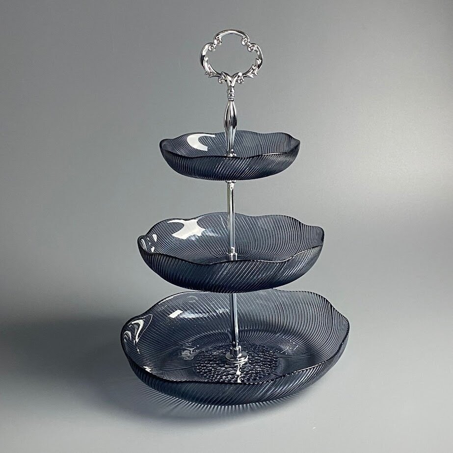 Трехъярусная этажерка