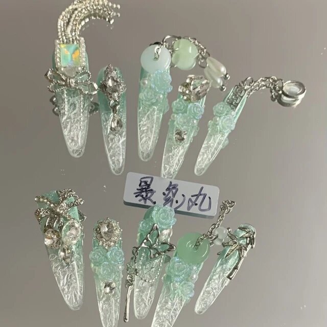 Набор из 10 горячих длинных заостренных ногтей ручной работы в форме гроба, полностью покрывающих ногти, накладные ногти Sanrio KT с металлической цепочкой и сверкающими бриллиантами в виде цветка, Размер: XS-14-10-11-10-8