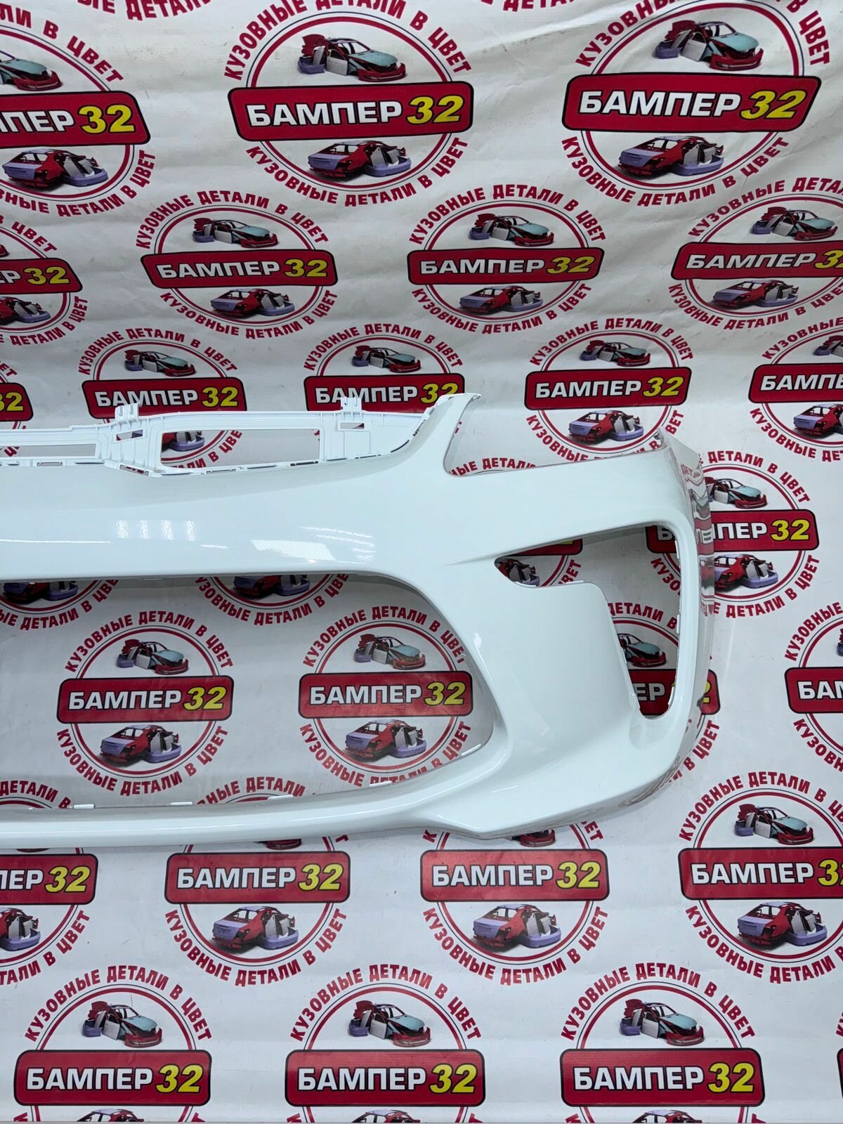 Киа Рио бампер IV передний рестайлинг белый