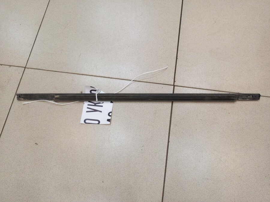 Накладка стекла заднего правого (бархотка) от Chevrolet Lacetti J200 2003-2013