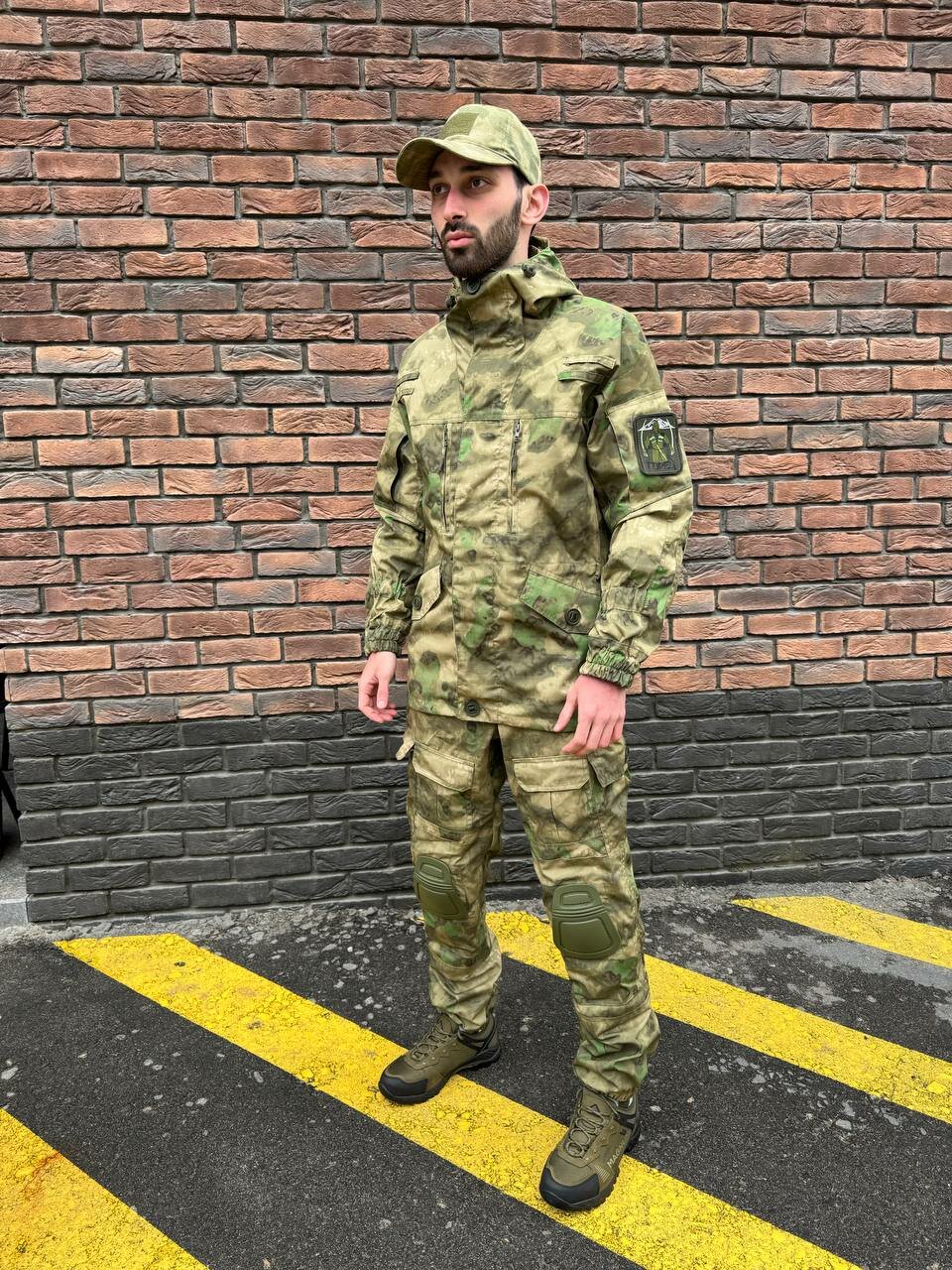 Тактический костюм горка с наколенниками и налокотниками мох