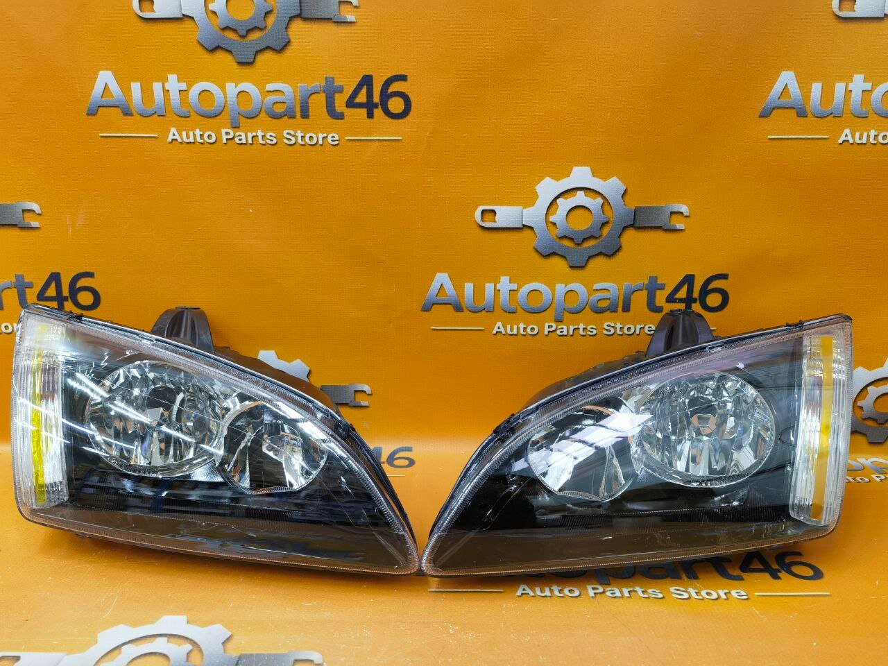 Фары Фокус 2 FORD FOCUS II с 2005 по 2008 год комплект правая левая черный отражатель