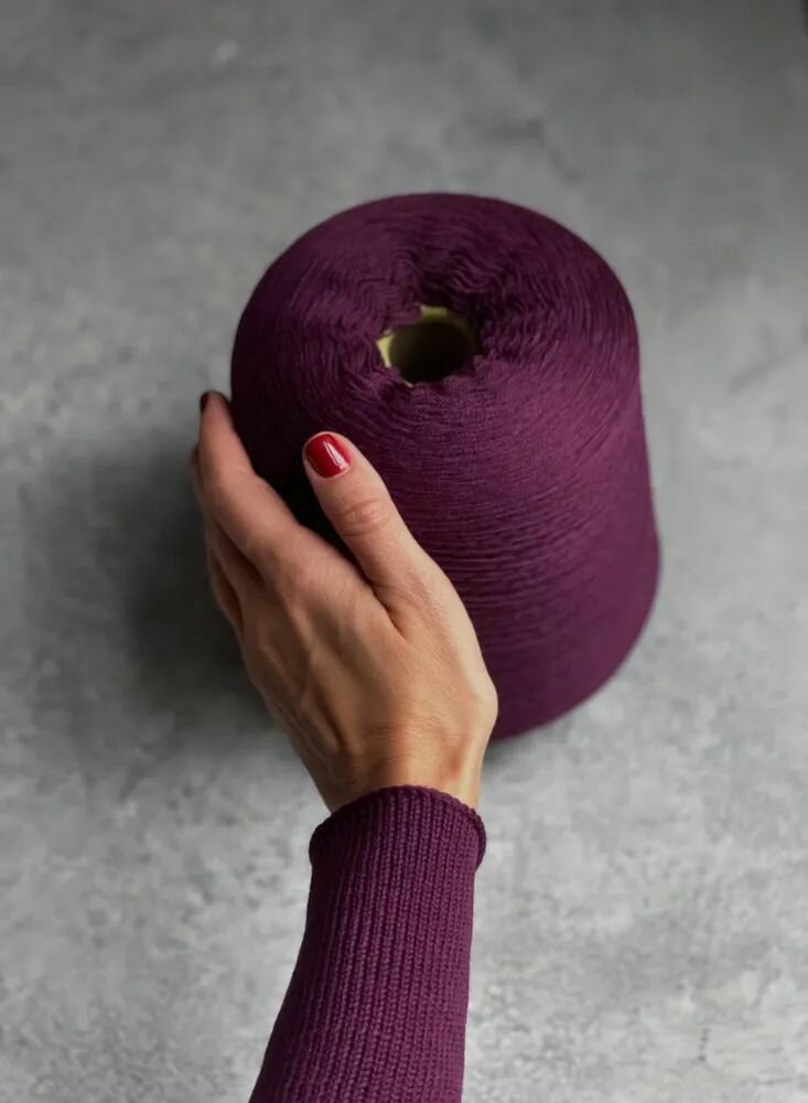 Пряжа бобинная для вязания, 100% меринос, Италия, цвет Фиолетовый, 100г-1500м