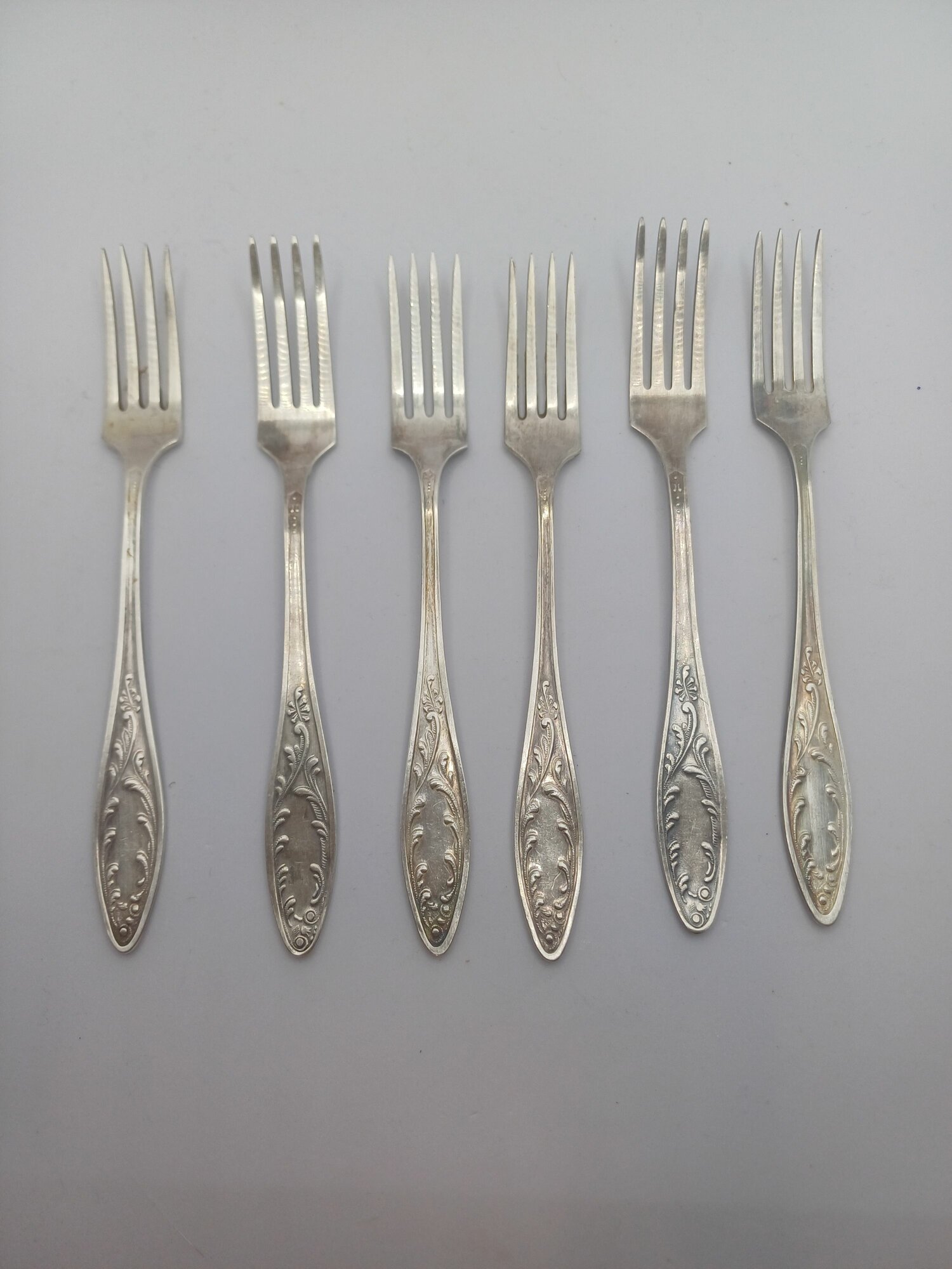 Винтажный набор столовых вилок из мельхиора. Советский набор приборов. Вилки "Пламя" из мельхиора. Кольчугино. Винтаж. СССР
