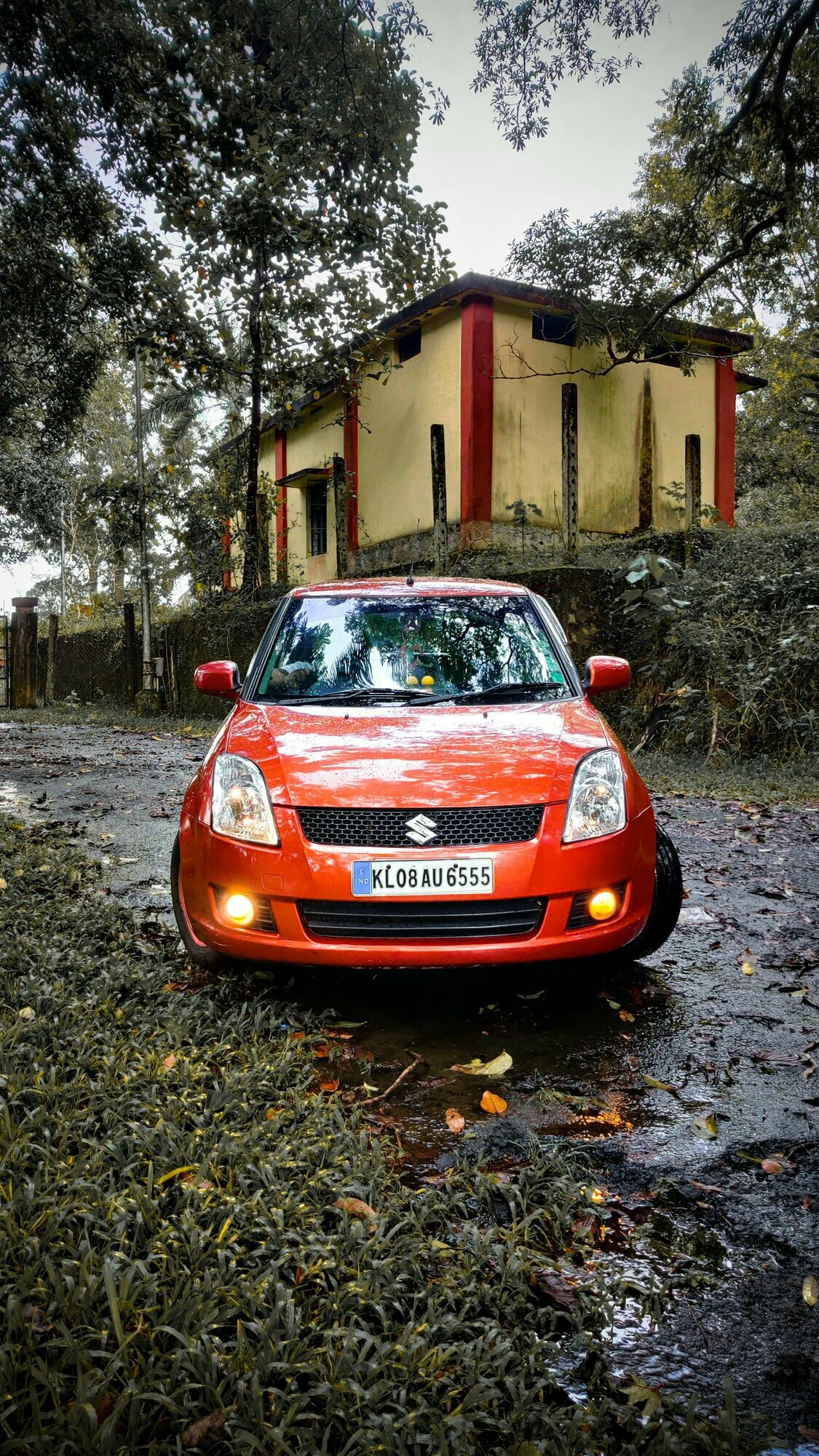 Картина на холсте 60x110 LinxOne "Автомобиль, интерьер для дома / декор на стену / дизайн