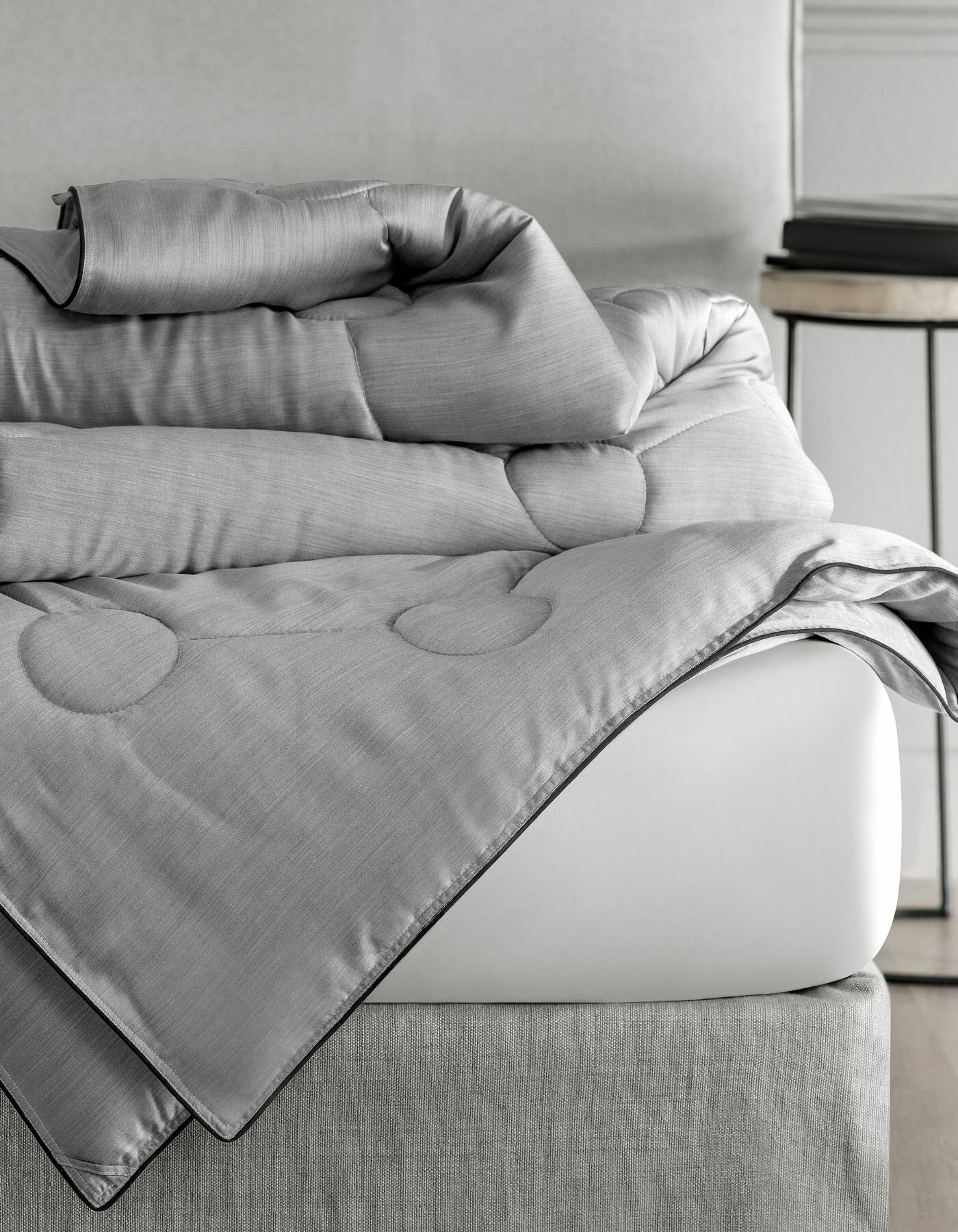 Togas Одеяло 290х240 евро макси "Антрацит" с нановолокнами графена, всесезонное 250 г/м2, 3D микроволокно, вискоза