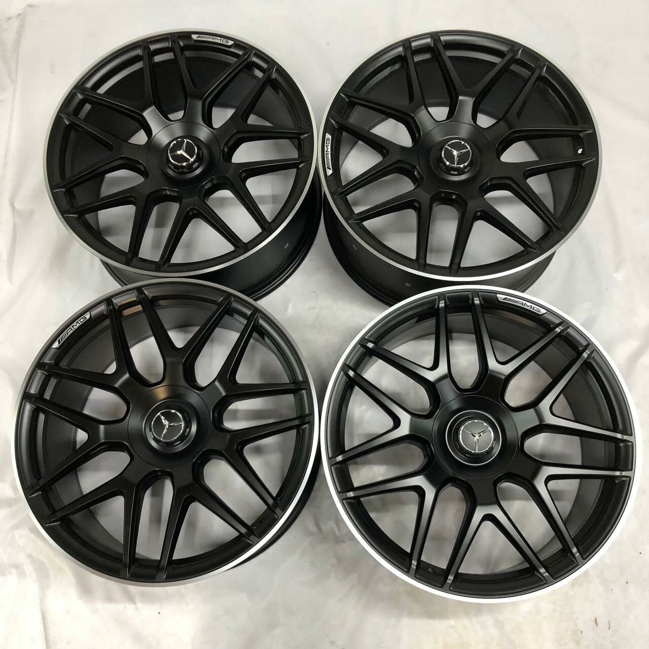 Диски колесные Mercedes-Benz R22 AMG, 22", литые, легкий сплав, серебристый