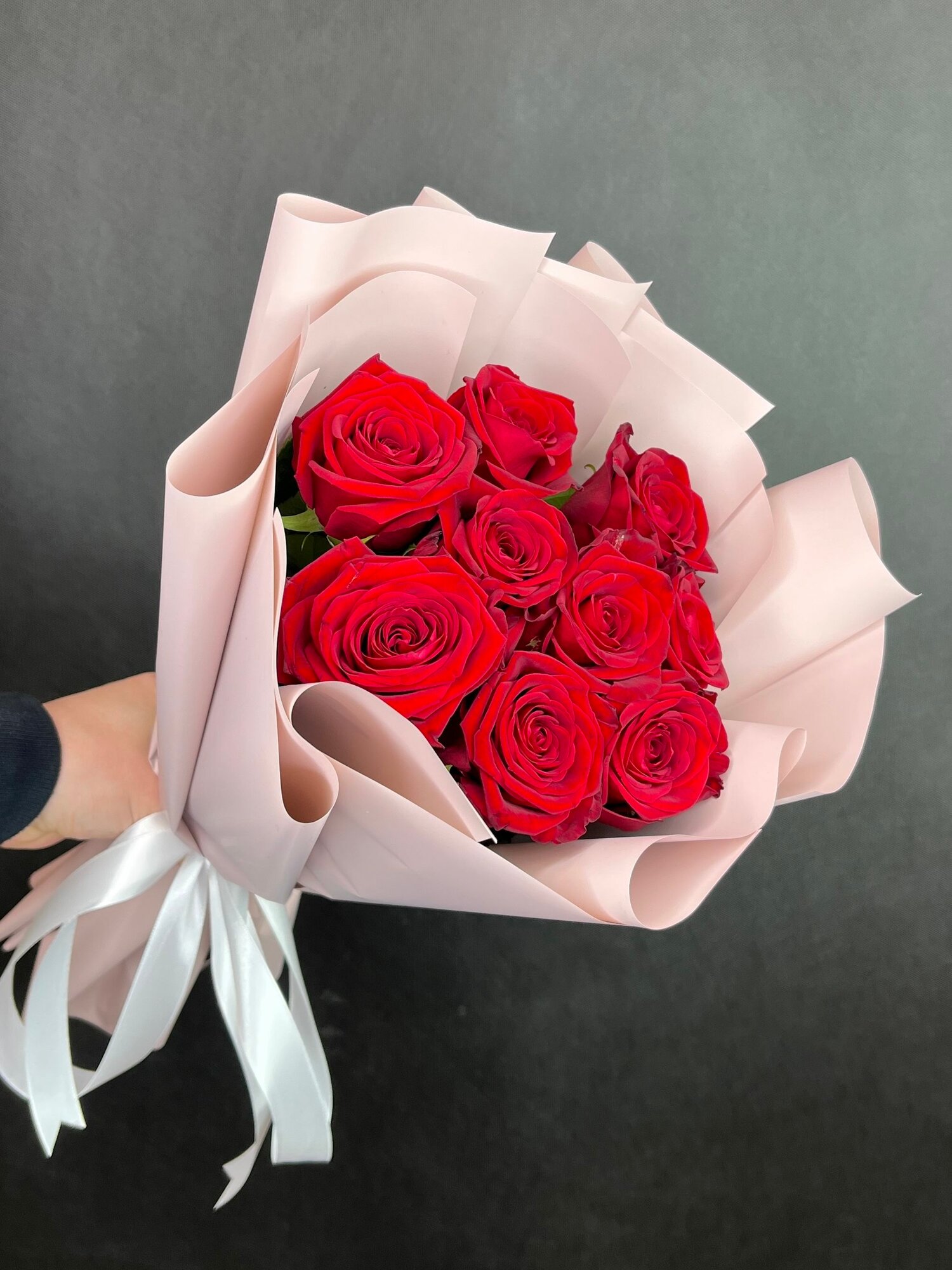 Букет Pink love из красных роз