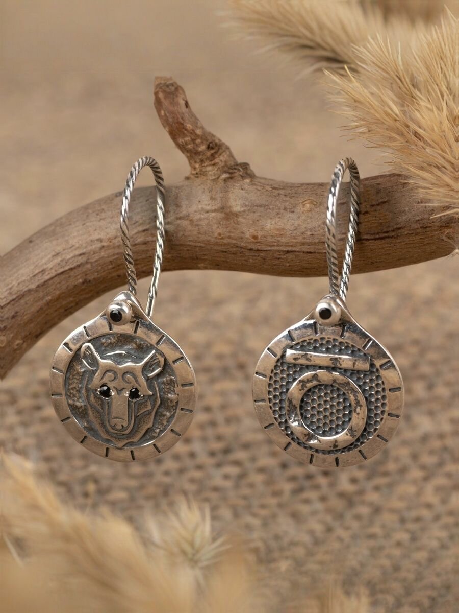 Серьги с подвесками, серебро, 925 проба, чернение, сапфир