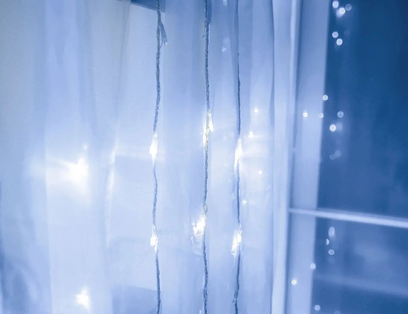 Светодиодный занавес Водопад 2.2*3 м, 528 холодных белых LED ламп, прозрачный ПВХ, IP20, SNOWHOUSE