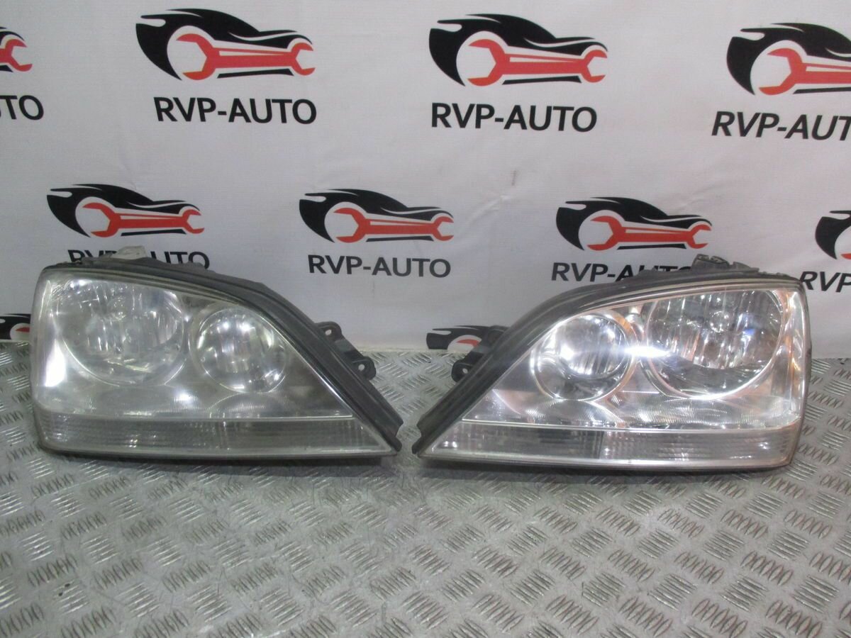 Фара Kia Sorento BL 3.5 2002-2006 083231113L