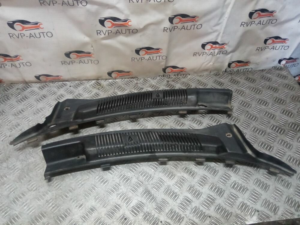 Решетка стеклоочистителя Daewoo Nubira 1999—2003