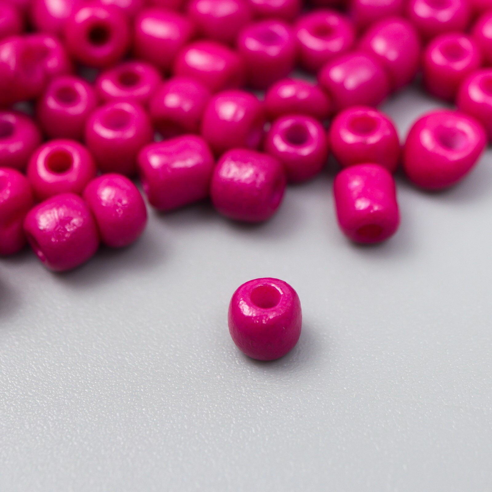 Бисер круглый 6/0 "Розовый перламутр", 20 г, цвет: розовый, тип окрашивания: крашеное стекло