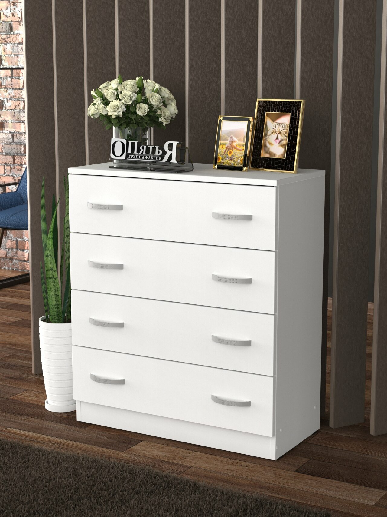 Комод с ящиками узкий из ЛДСП для хранения вещей с ручками