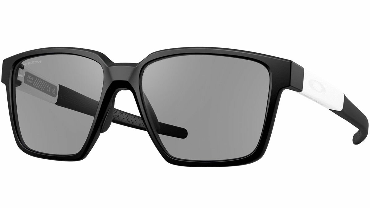 Солнцезащитные очки Oakley