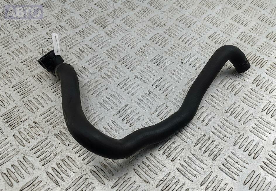 Патрубок отопителя (печки) Volkswagen Passat B5+ (GP)