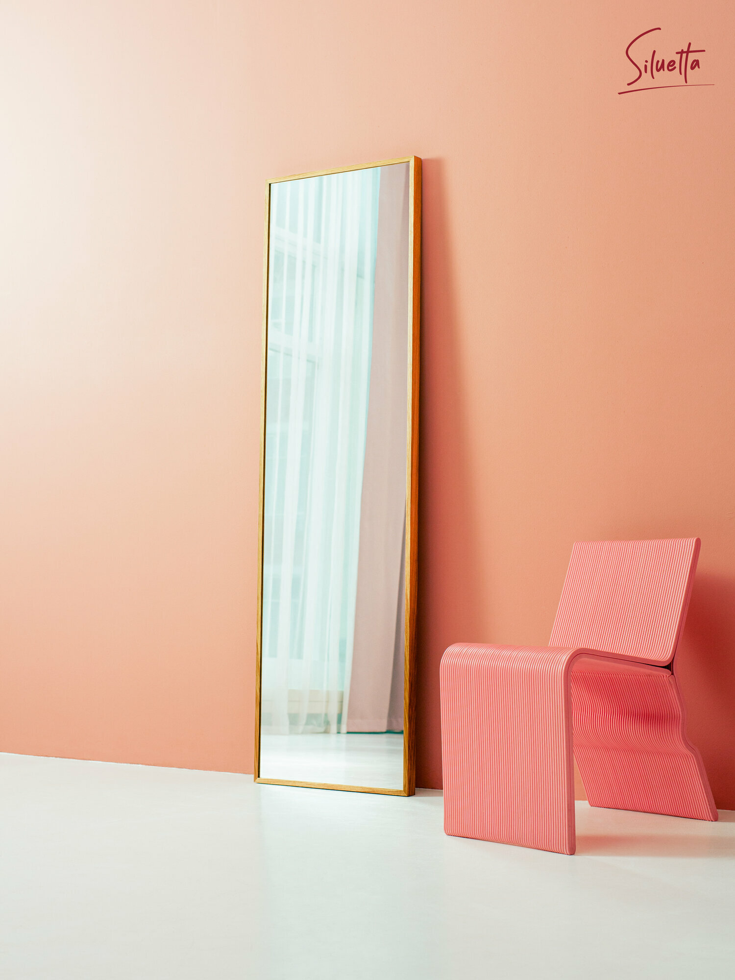 Зеркало Furio в деревянной раме из массива дуба от бренда Siluetta. 170х60, Светлый дуб