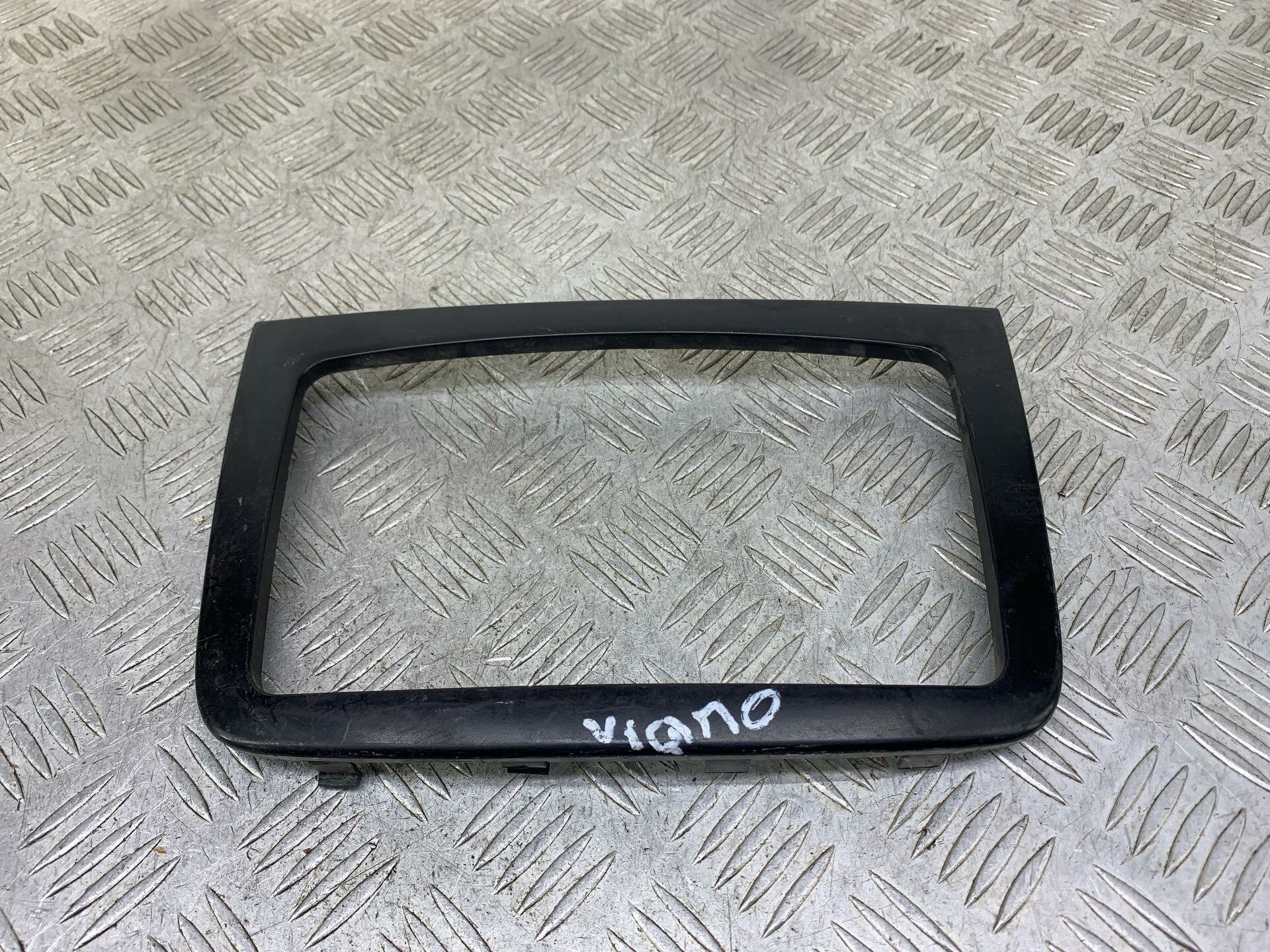 Рамка магнитолы Mercedes-Benz Viano W639 (2003 - 2010) A6396890639