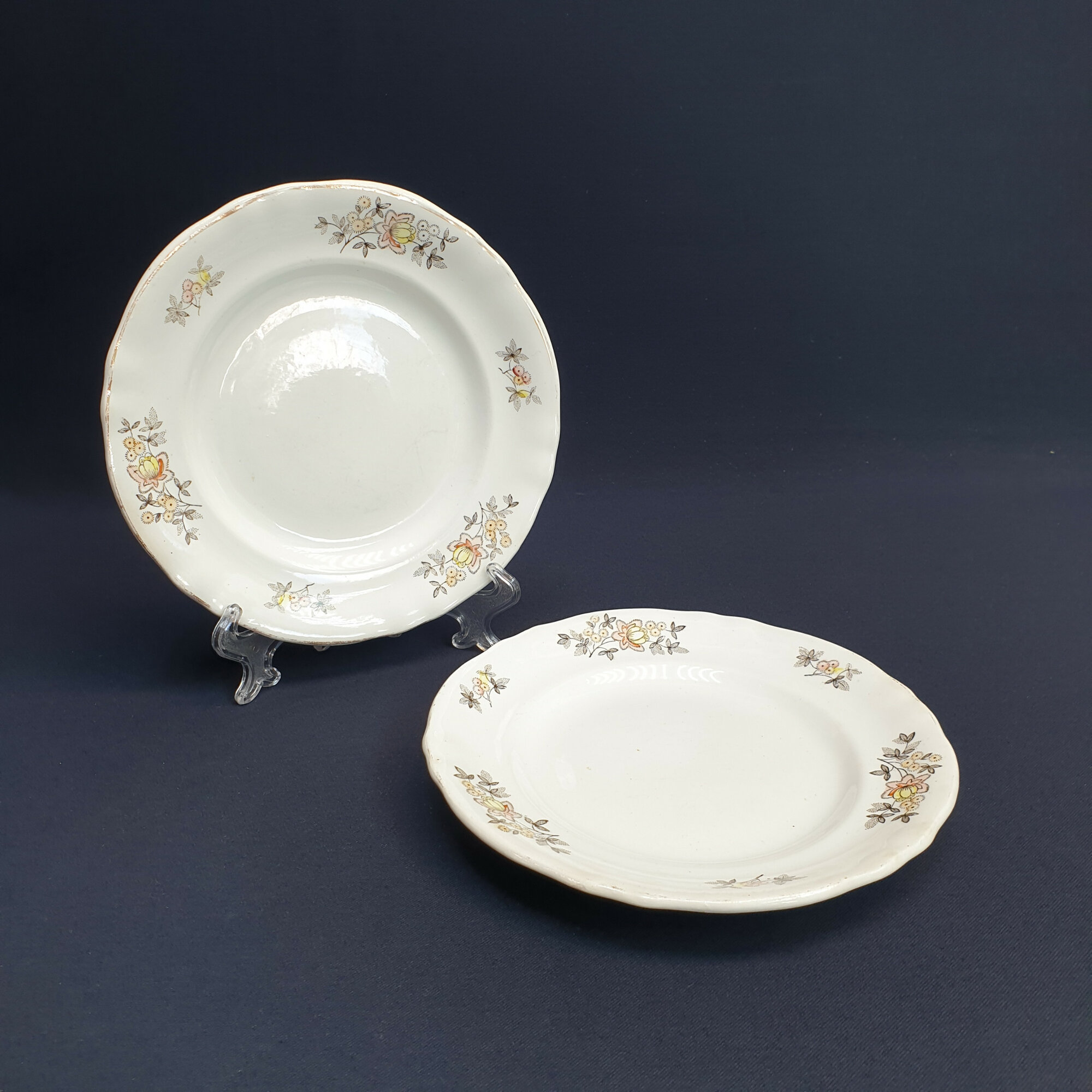 Набор из 2 десертных тарелок Конаково 1959 г, фаянс деколь позолота 17 см, потертости, винтаж СССР