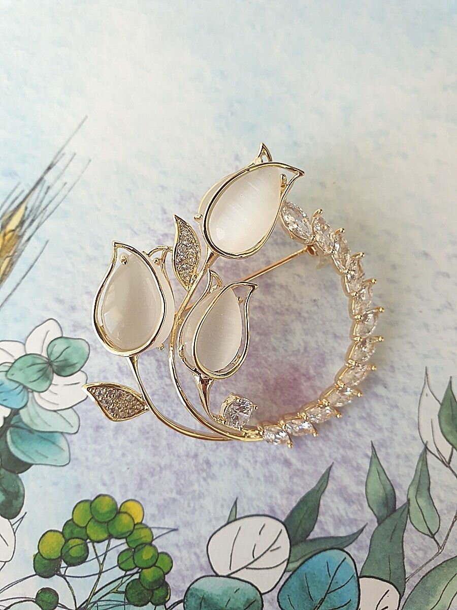 Брошь, стразы, фианит