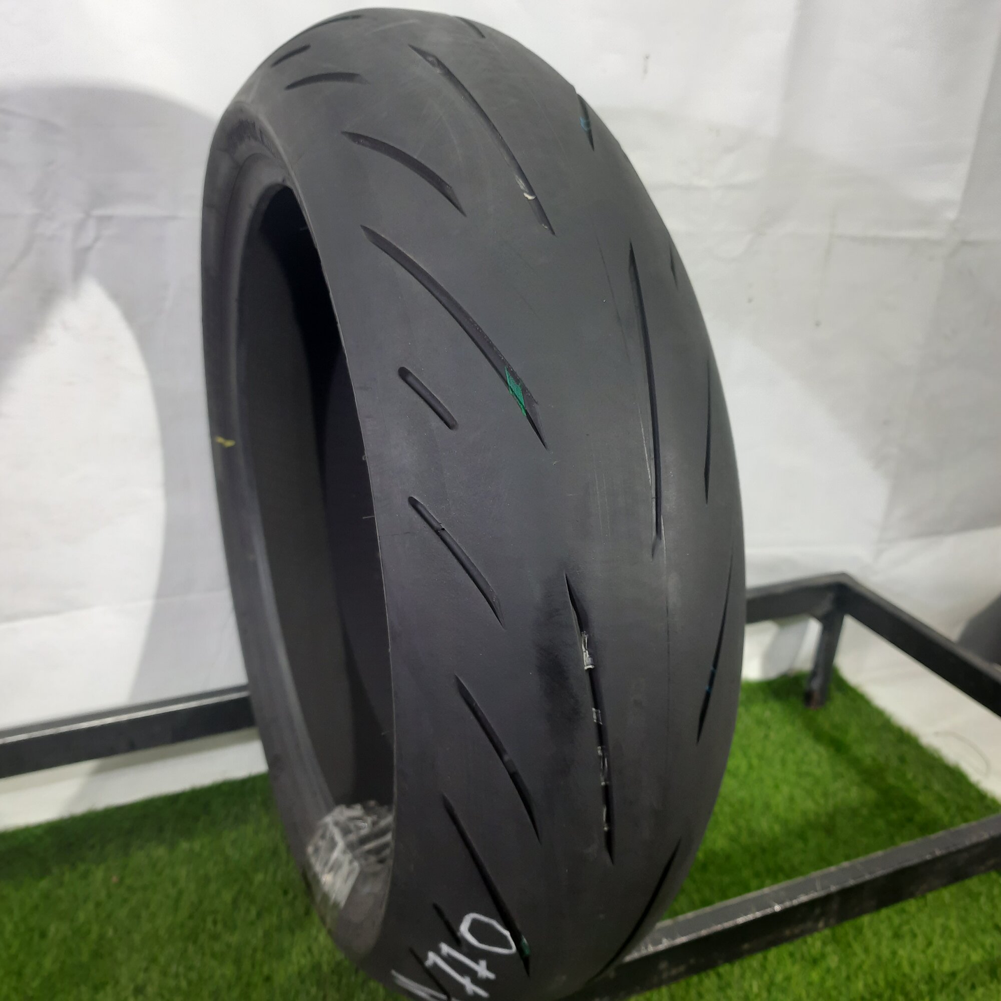 Мотошина Bridgestone Battlax S22R 180/55 R17 72 W
