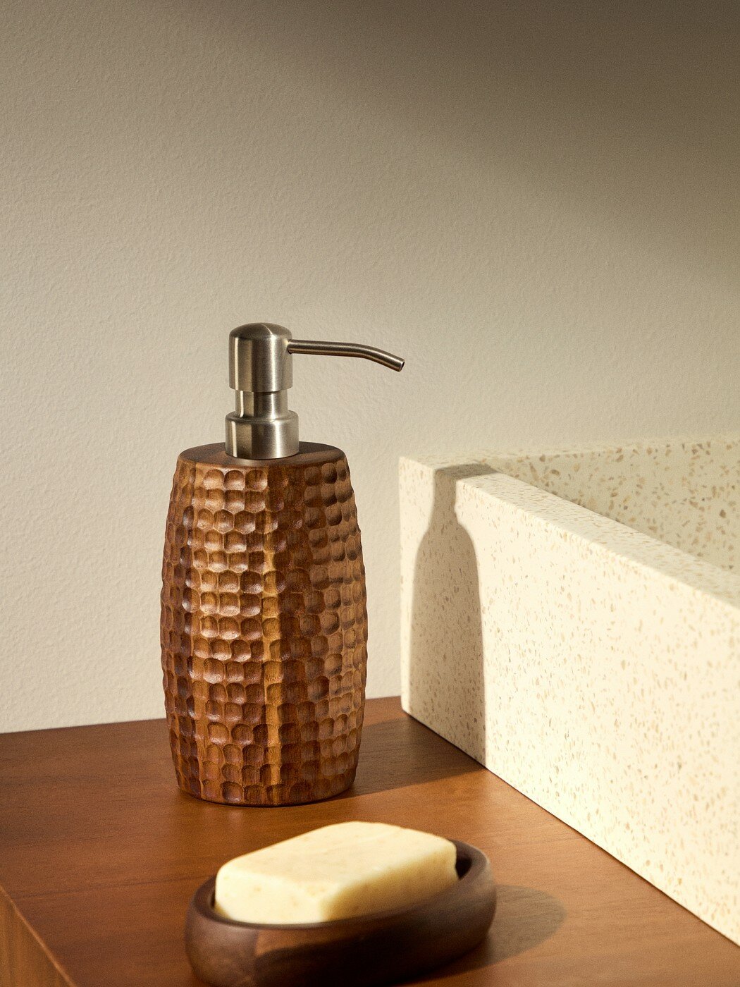 Дозатор La Forma Fraz, дерево, для жидкого мыла, дизайнерский, цвет коричневый