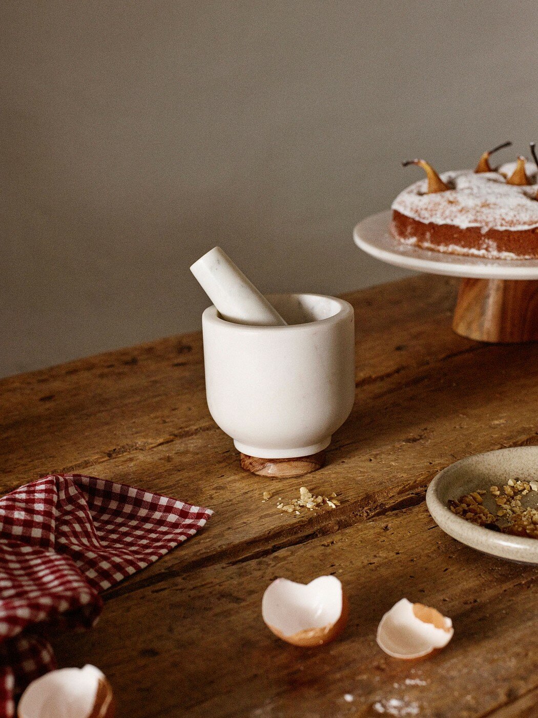 Ступка и пестик La Forma Cinderella, мрамор, дерево, для специй, белая