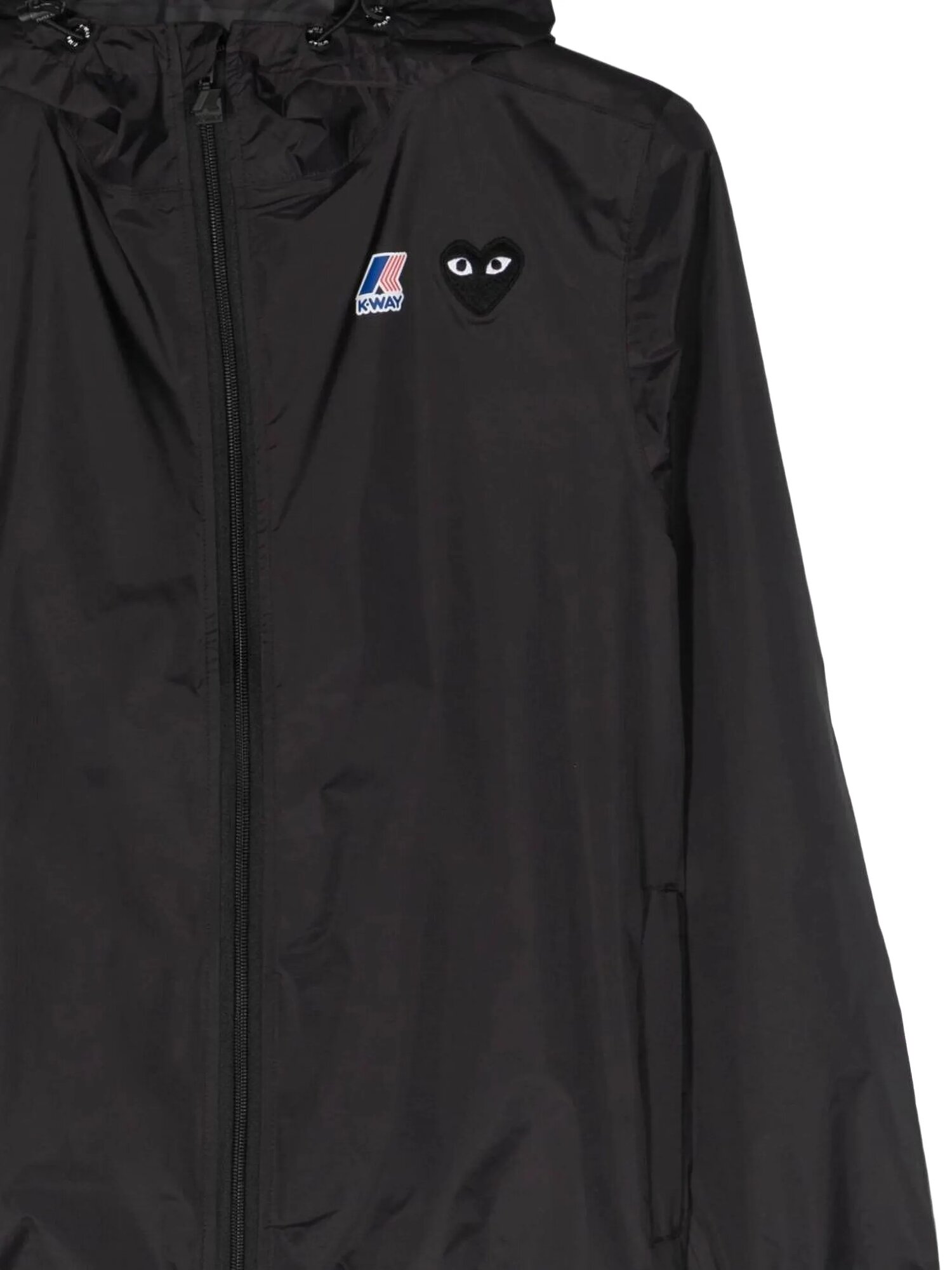 Куртка Comme des Garcons PLAY X K-Way logo-patch hooded jacket, размер 54, черный — фото 1