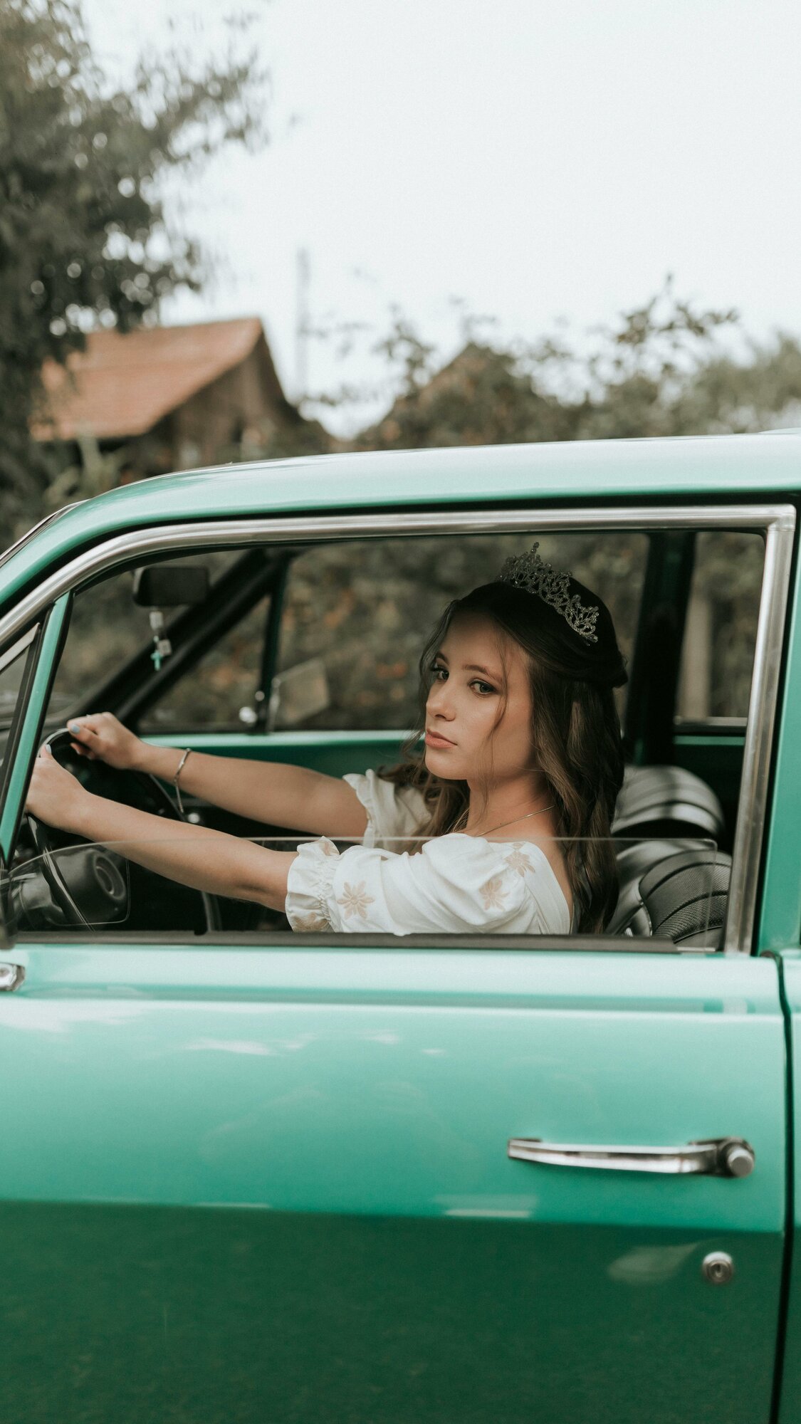 Картина на холсте 60x110 LinxOne "Автомобиль, интерьер для дома / декор на стену / дизайн