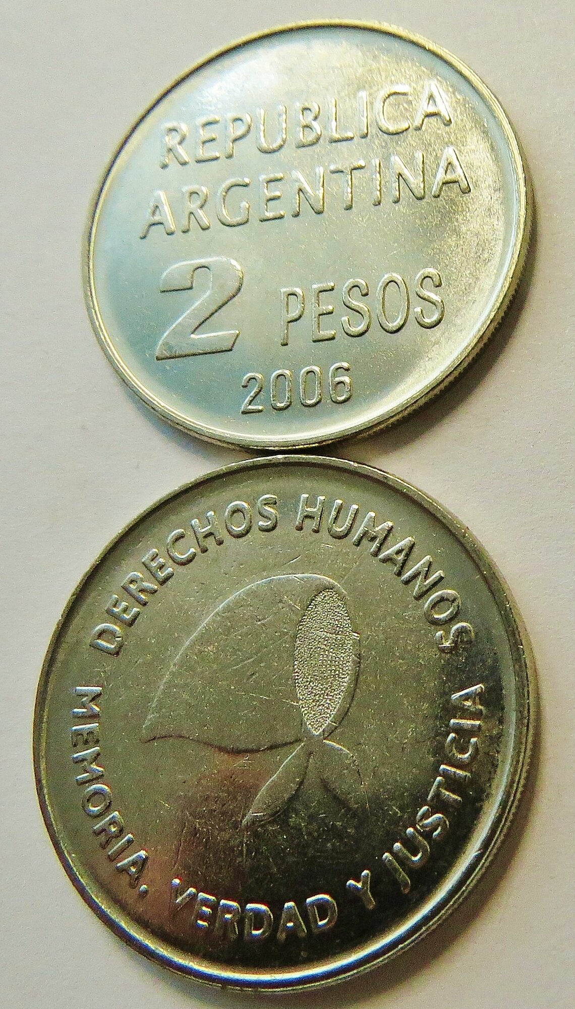 Монета банка Аргентины - 2 песо 2006 гог. Новая, настоящая. Юбилейная !