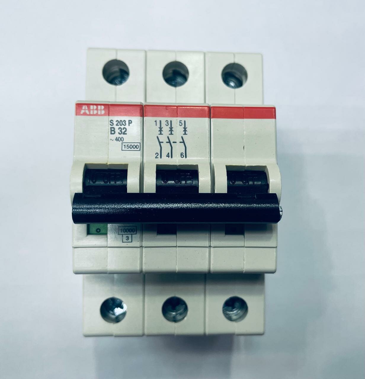 Автоматический выключатель 3П S203P 32А B 15кА (S203P B32) ABB 2CDS283001R0325
