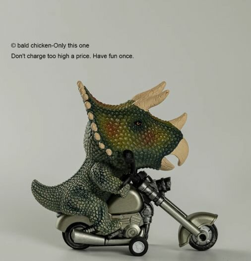 Тираннозавр Рекс, который умеет ездить на мотоцикле "Инерционная игрушка-украшение