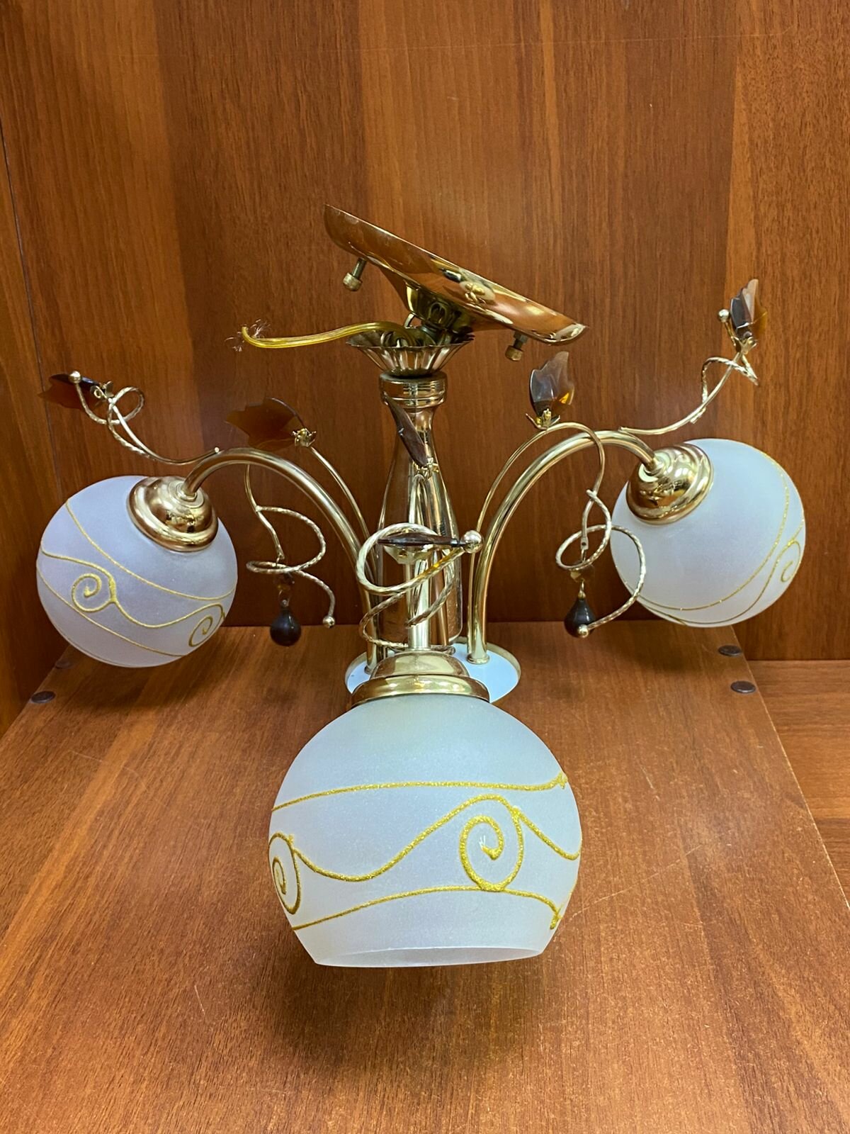 Люстра 3 рожка "Листья" высота 32 см Красивая!