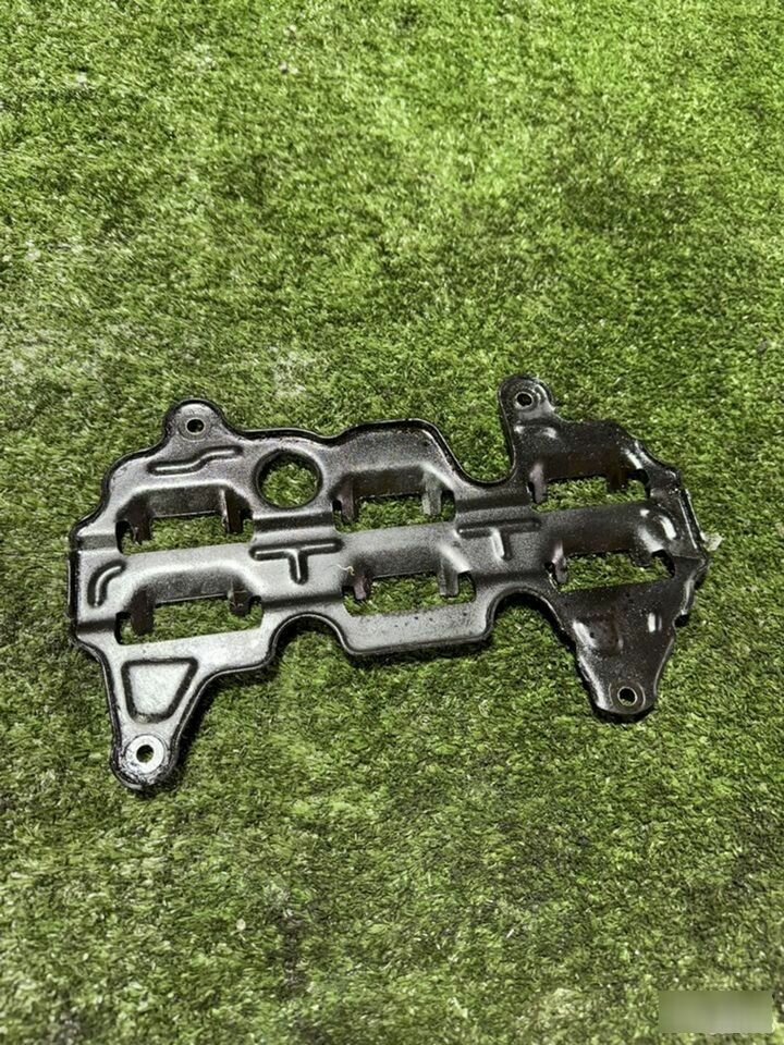 Маслоотражатель Peugeot 408 2011-2013 V757901780