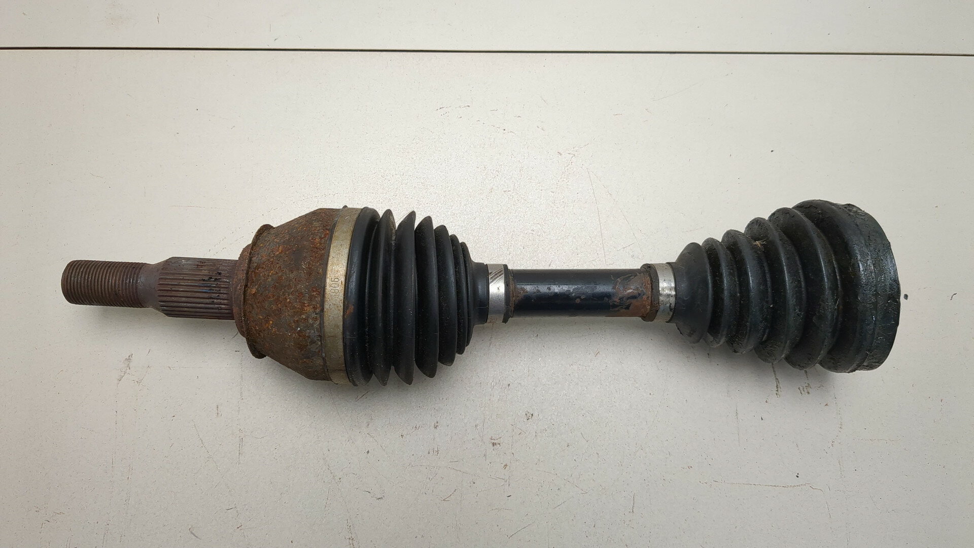 Полуось (вал, шрус) левая передняя Cadillac XT5 Б/У