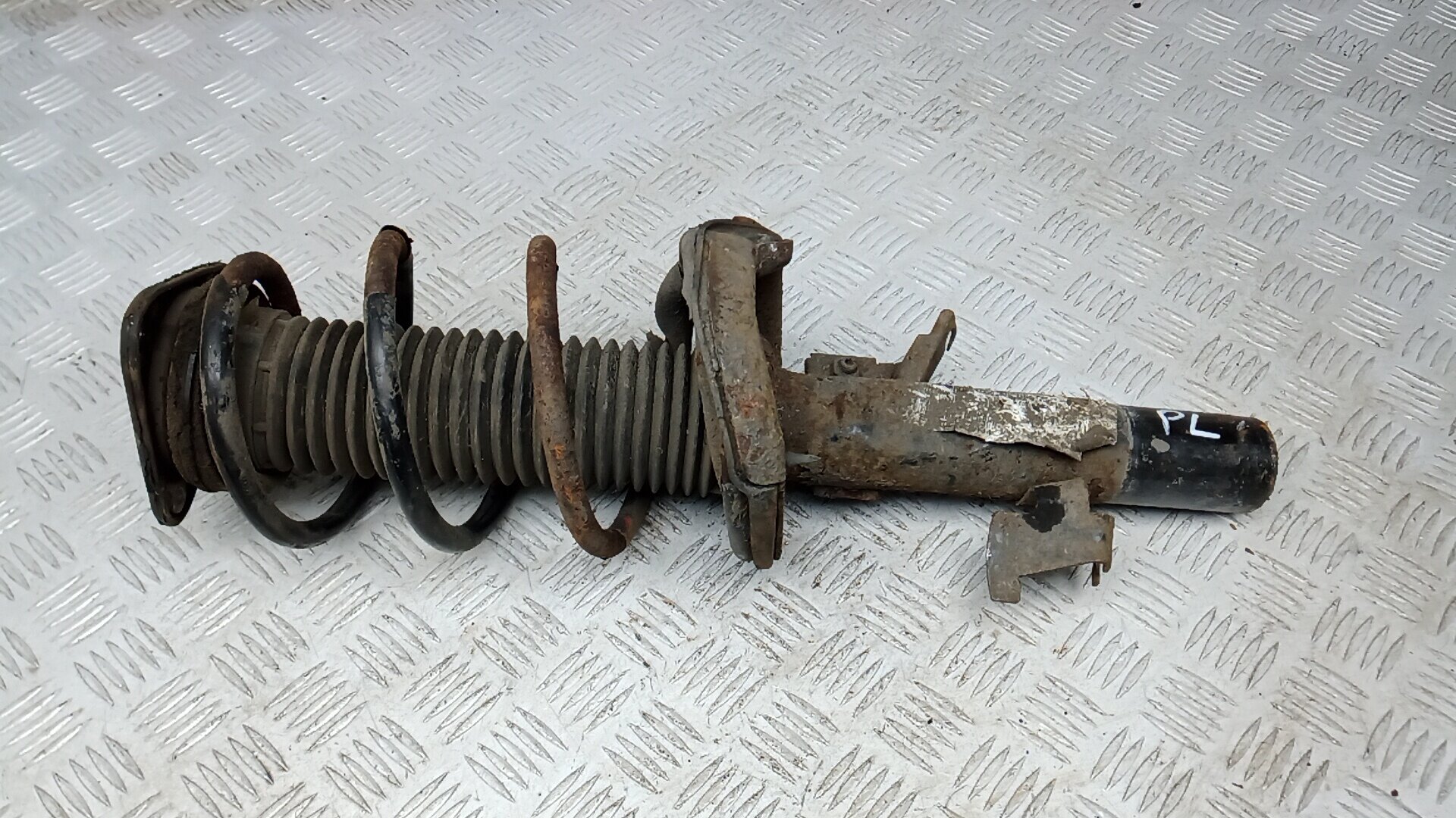 Стойка передняя левая VOLVO V40 3