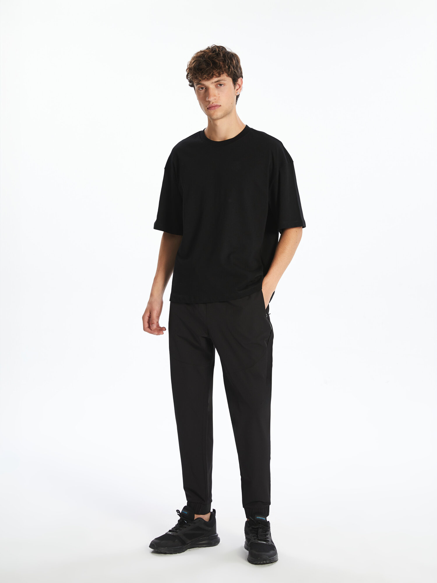 Брюки спортивные