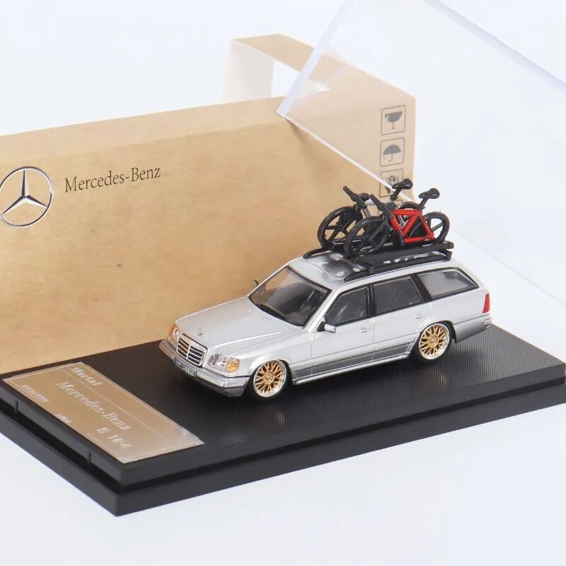 Миниатюрная модель автомобиля из литого, Мерседес Бенц E-Class E300 Станционный универсал S124, модель автомобиля Игрушки, 1:64 Mercedes Benz E-Class E300 Station Wagon S124