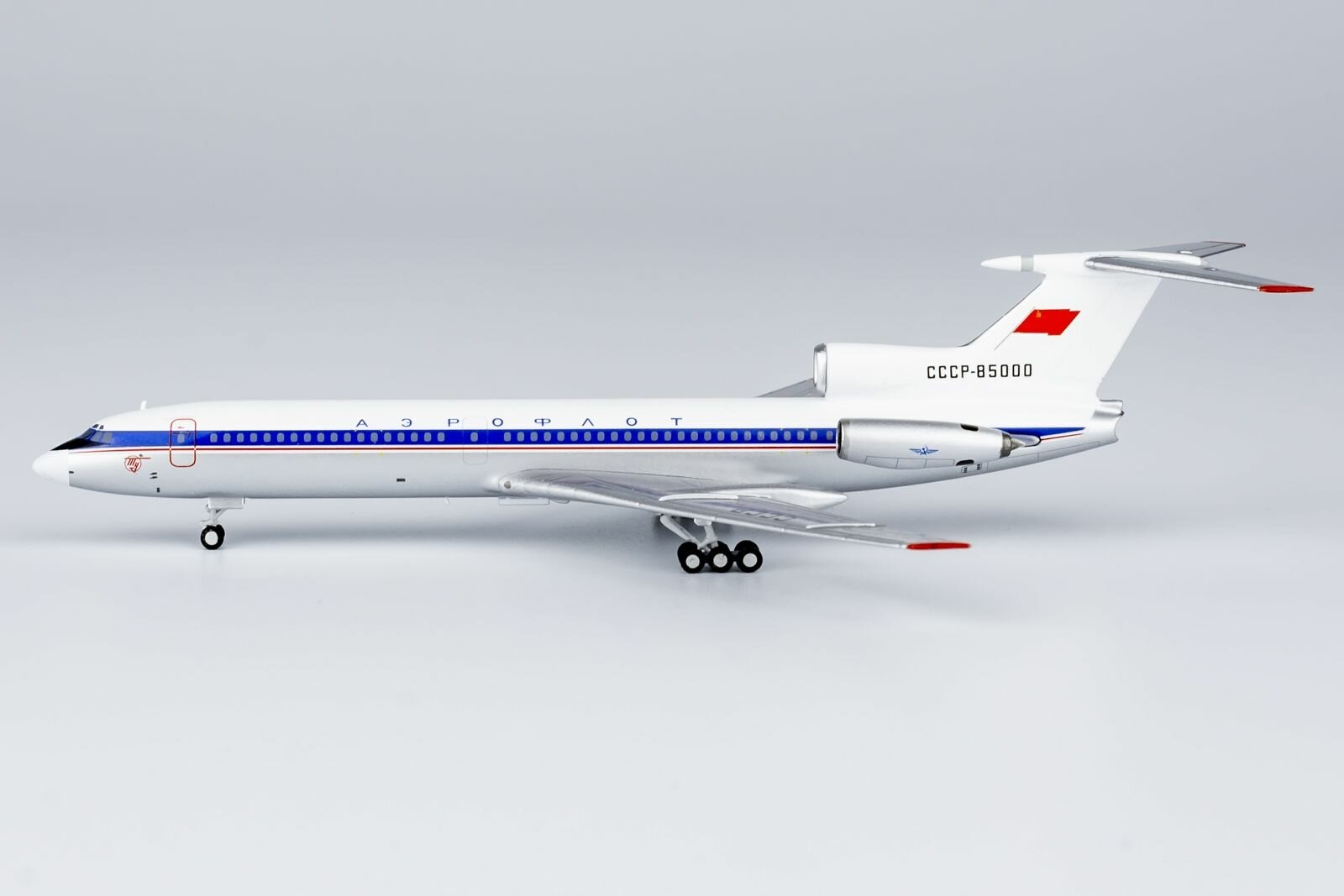 Aeroflot-Soviet Airlines Аэрофлот Tu-154 Металлическая Модель Самолета CCCP-85000 1:400 NG Models 54016 12*9.39*2.85cm
